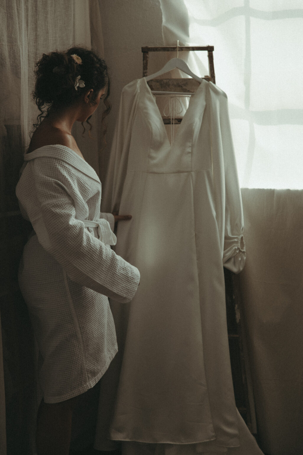 Luxury Styled Bridal Shoot at the Mill Studio - stratmanimagery.com