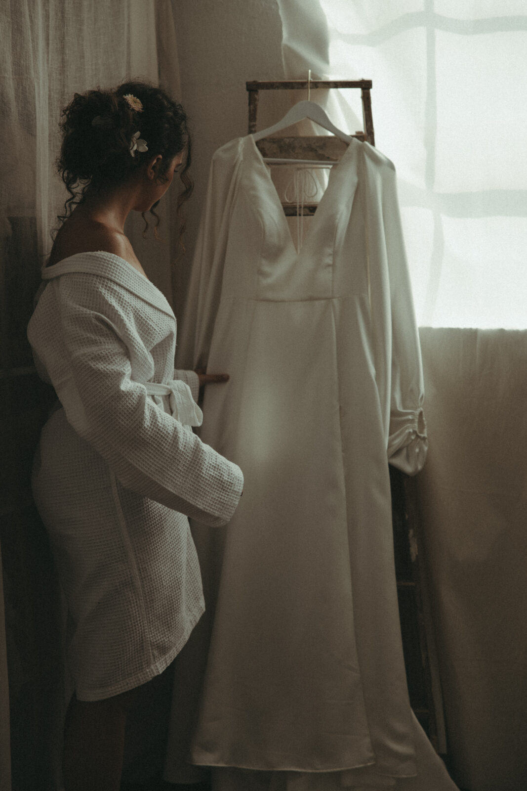 Luxury Styled Bridal Shoot at the Mill Studio - stratmanimagery.com